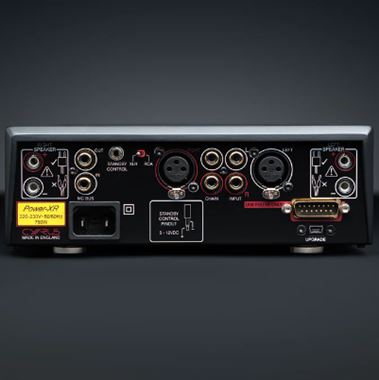 Cyrus Pre-XR Preamplifier and Power-XR Power Amplifier from Vickers HiFi